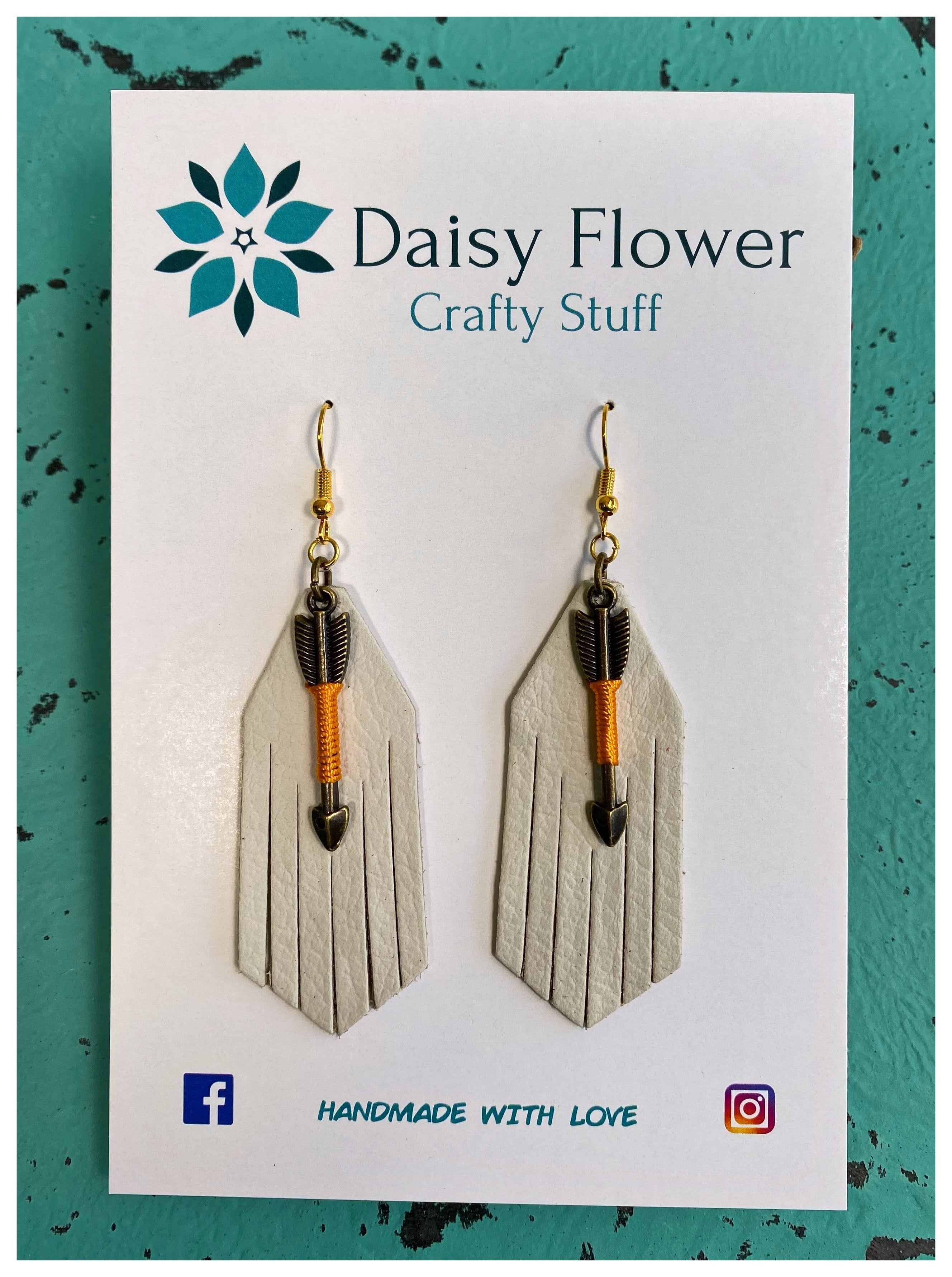 Leather White w/ Arrow Earrings – Daisy Flower Crafty Stuff